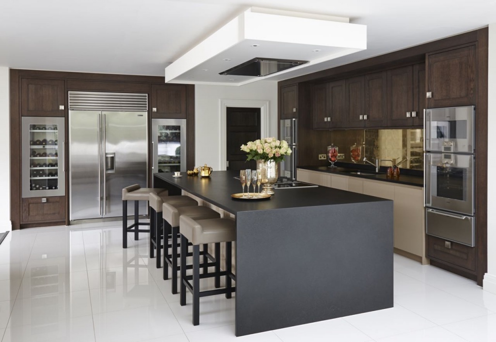 Bespoke Parapan Kitchen by Mowlem