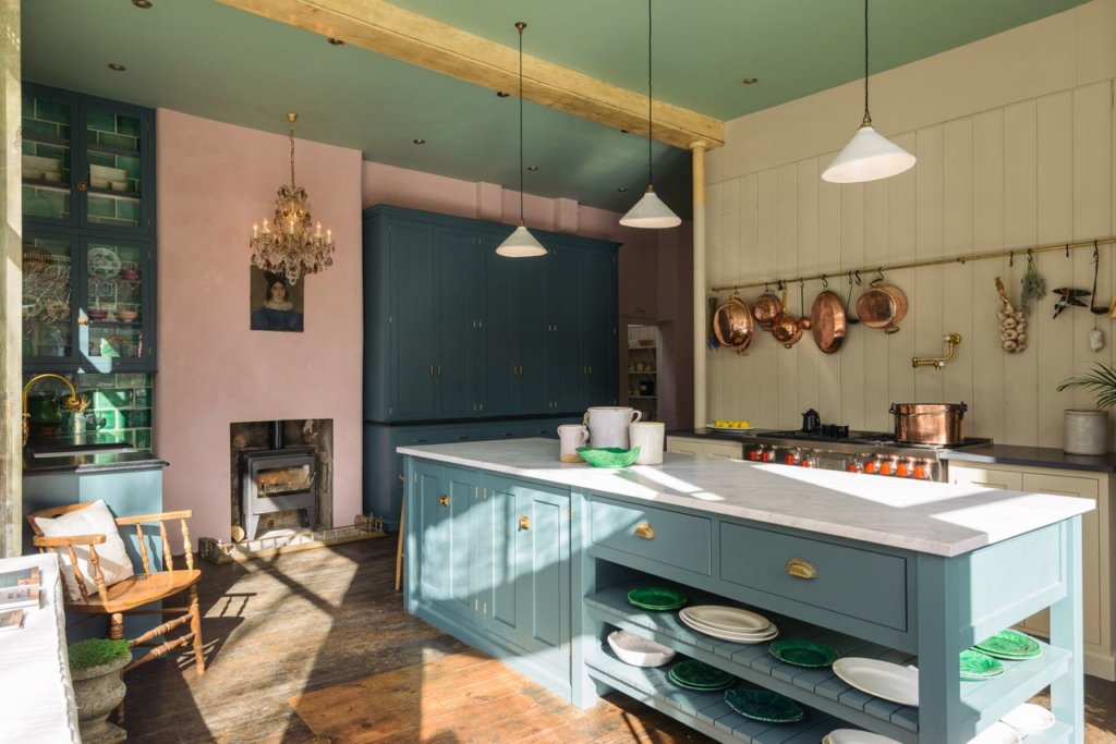 New deVOL Showroom by Helen Parker - The Kitchen Think