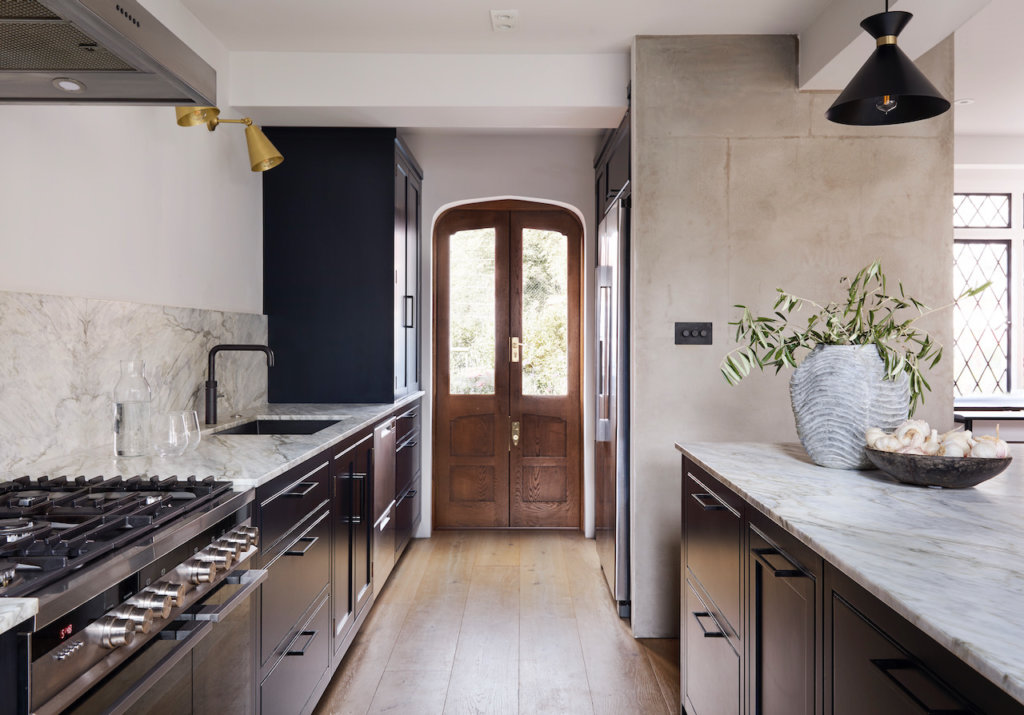 A Perfect Family Kitchen by Harvey Jones - The Kitchen Think