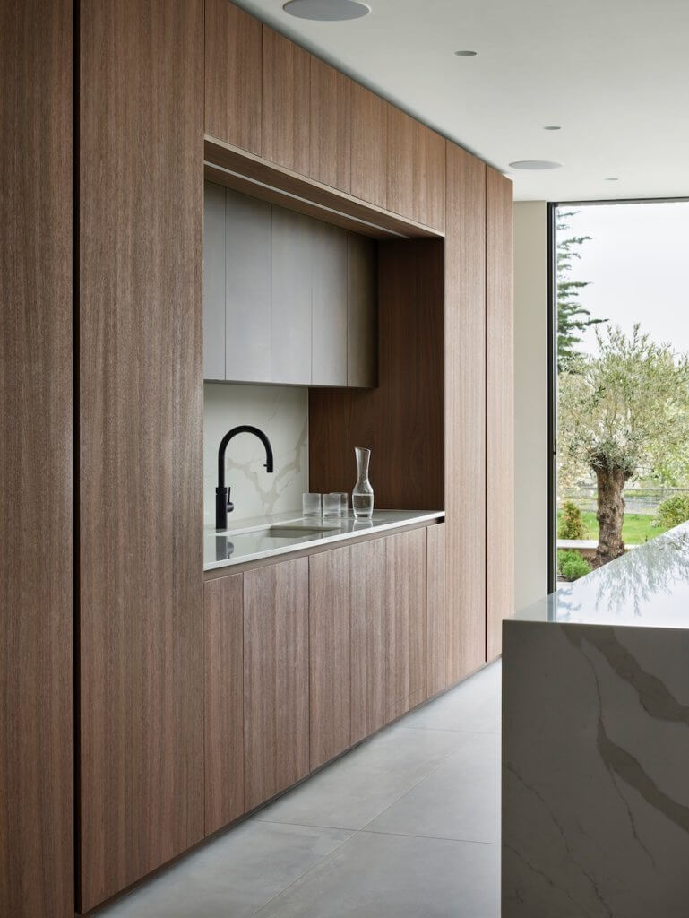 Sophisticated & Symmetrical: A Beautiful Kitchen by DesignSpace London ...