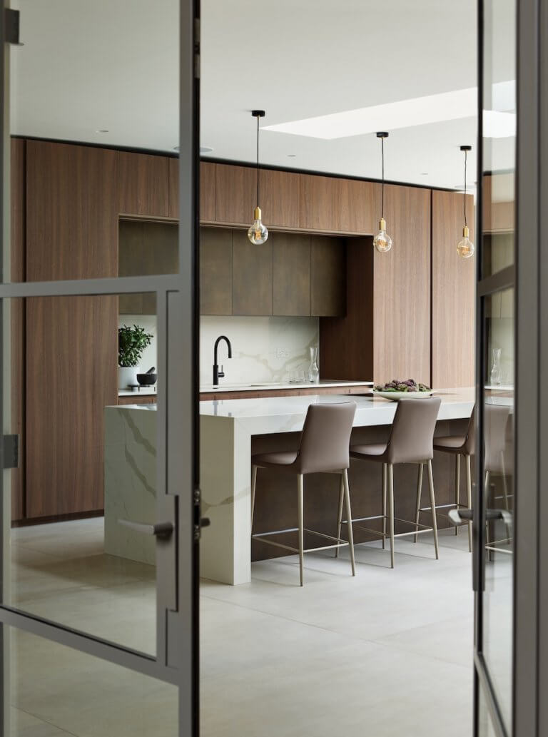 Sophisticated & Symmetrical: A Beautiful Kitchen by DesignSpace London ...