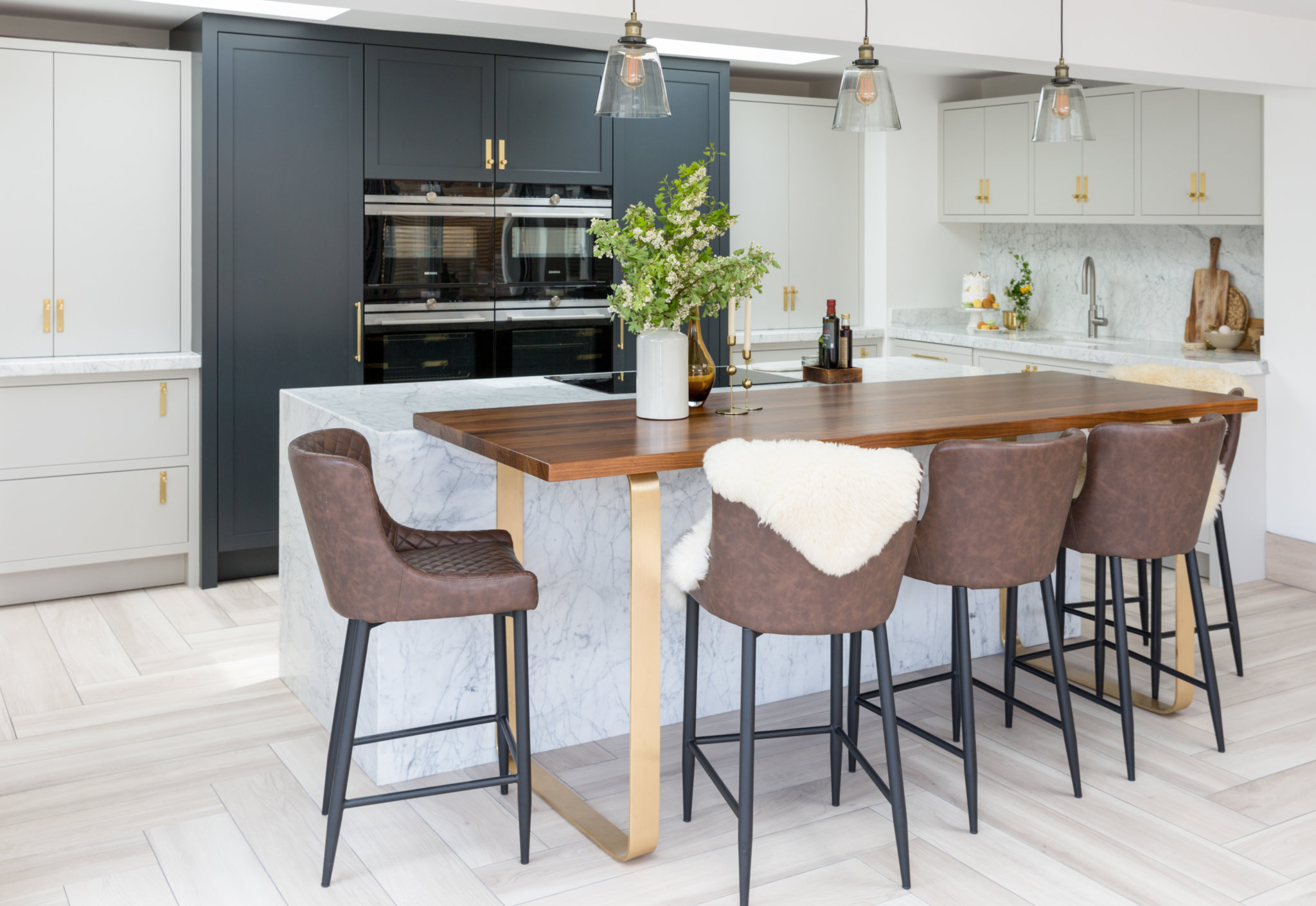 The Macaron House: The Rhapsody kitchen by Mowlem & Co - The Kitchen Think