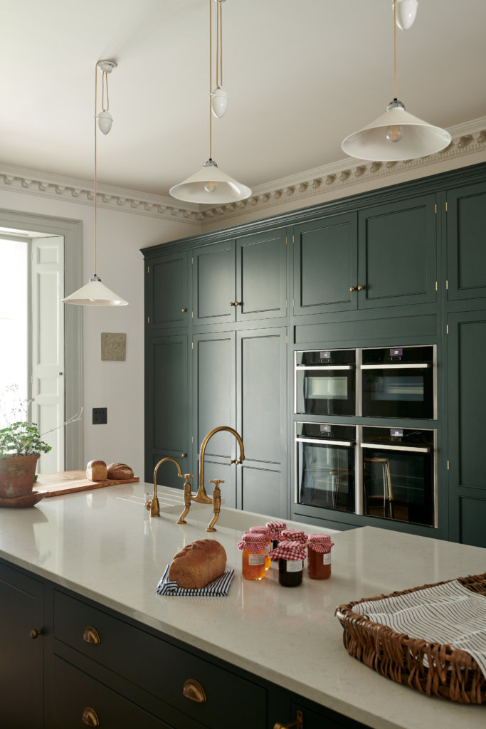 A Classic English Kitchen by deVOL - The Kitchen Think