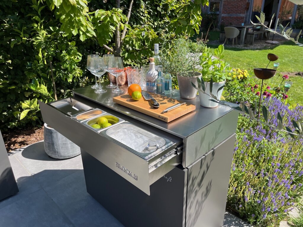 Get summer-ready with a luxurious outdoor kitchen - The Kitchen Think