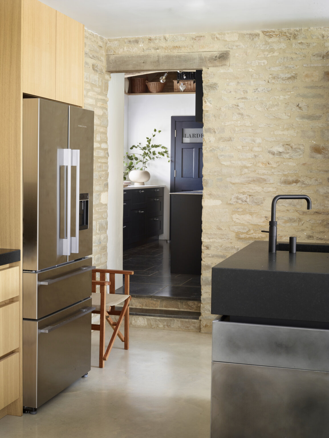 Beautiful mixed materials for a barn conversion kitchen by Roundhouse ...
